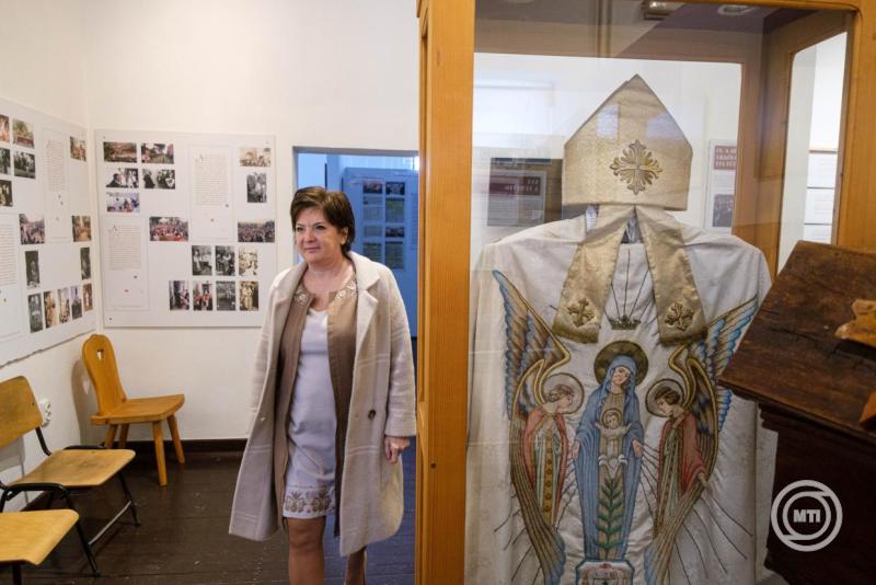 A magyar kultúra napja - Závogyán Magdolna: kulturális önazonosságunk ...