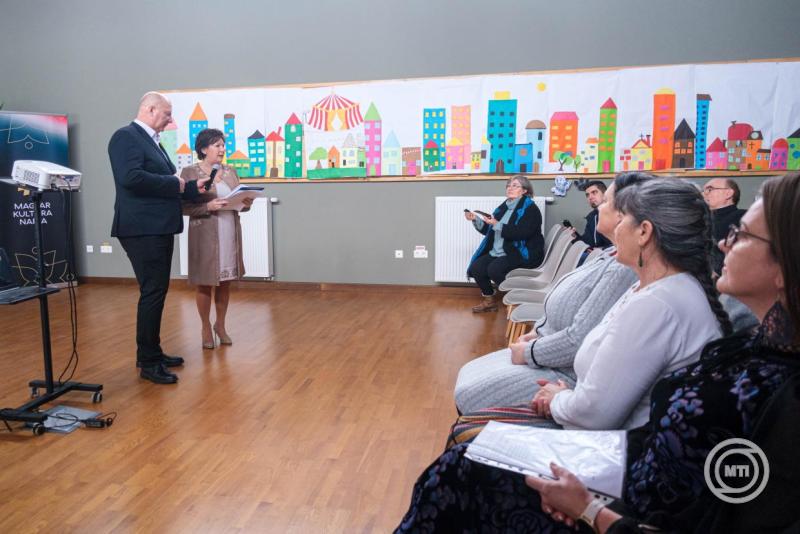 A magyar kultúra napja - Závogyán Magdolna: kulturális önazonosságunk ...